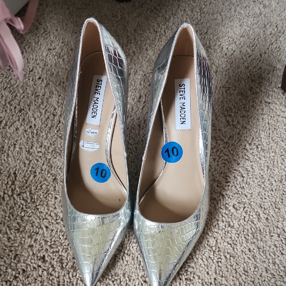 Steve Madden Shiny Silver Croc Heels - Gem